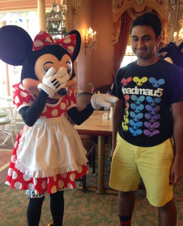 16 Of The Worst T-Shirt Fails and Photobombs Ever Seen | ThatViralFeed