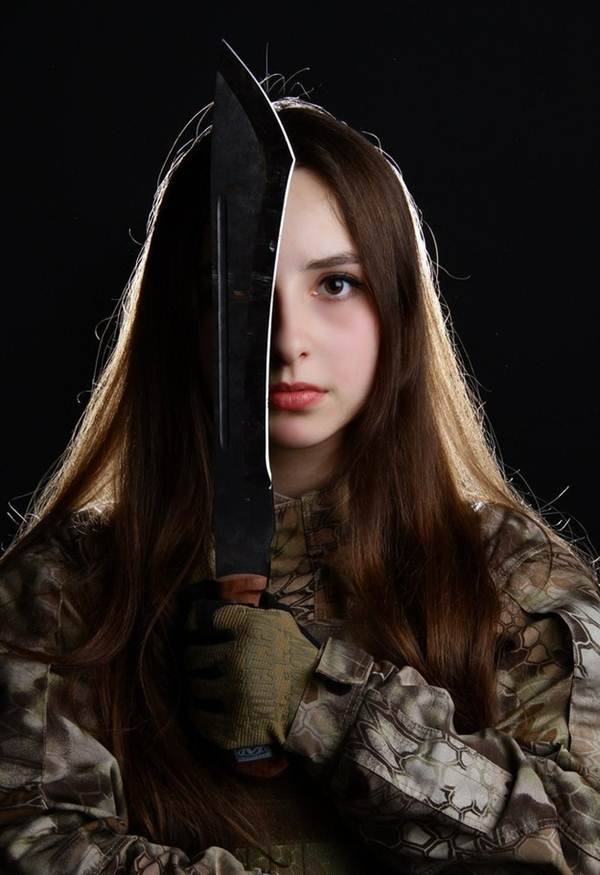 Meet Elena Deligioz, The Most Beautiful Soldier You'll Ever See ...