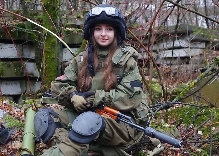 Meet Elena Deligioz, The Most Beautiful Soldier You'll Ever See ...