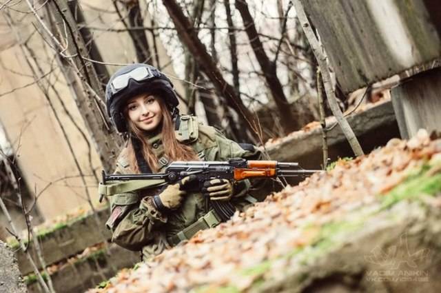 Meet Elena Deligioz, The Most Beautiful Soldier You'll Ever See ...